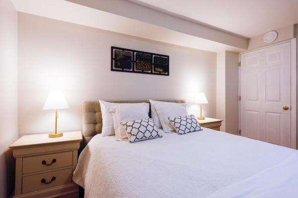 1,200sq Ft Comfy Home, Perfect Location, Luxury Bedding, Feels Like Home! - Mississauga