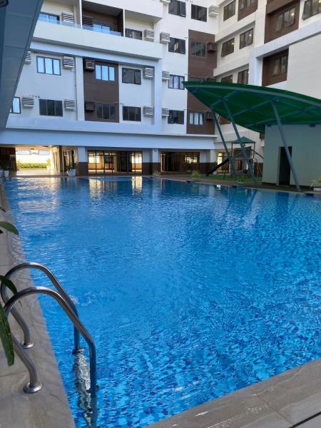 Anaiah's Suite With Balcony Near Cebu It Park - Pool & Gym Fun - Cebu
