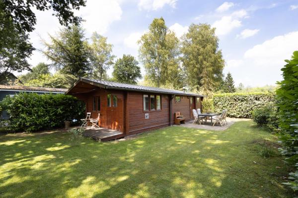 Chalet 'De Taxus' In De Veluwe - Epe