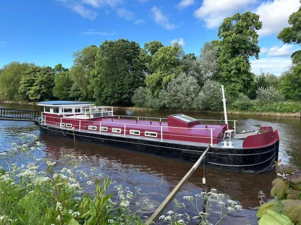 Unique Houseboat Experience I Central City Break - York