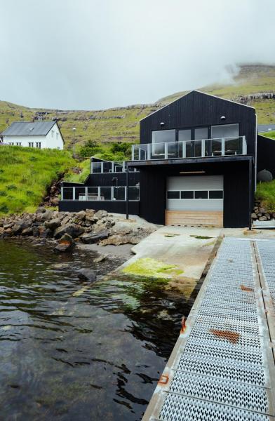A Pearl In A Forgotten Fjord - Luxury Boathouse - Îles Féroé