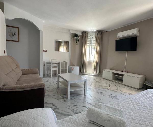 Hotel Avenida - Torre del Mar