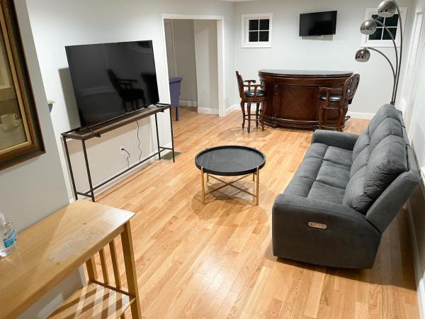 Whispering Pines Spacious Home Fire Pit Mod Location Pet Ok By Vacation Your Way - South Hampton, NH