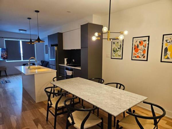 Chic 2 Bedroom Apt - Lasalle