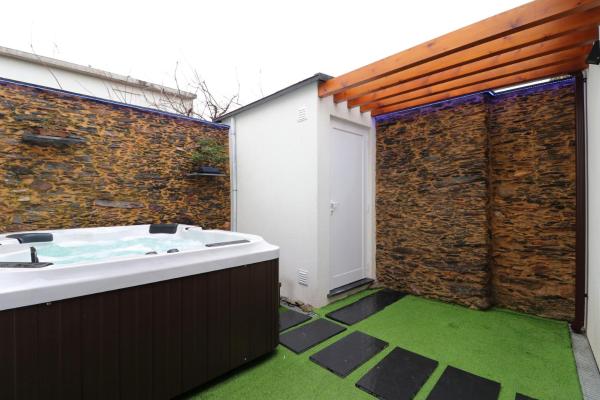 Dainty House - Branca