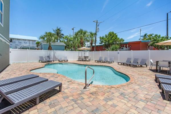 2633 Coconut Sunsets B- 4br With Pool & Steps To Beach - Fort Myers Beach, FL
