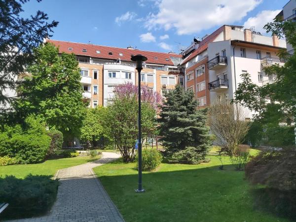 Joyful Vibes In Trendy Central Area - Budapest