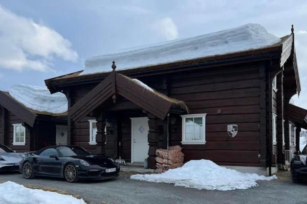 Cabin With Porsche To Rent - Norway