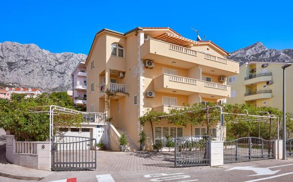 Apartments Ivica - Podgora