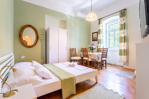 Traditional Apartment Bacvice, 3 Min Walk To The Beach - Split
