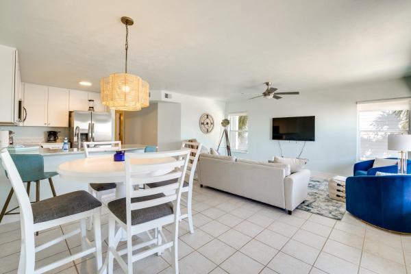 Cedar Key Condo With Balcony And Gulf Views! - Cedar Key, FL