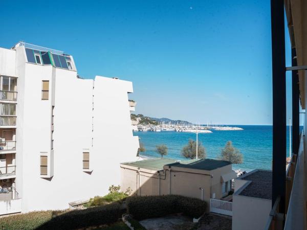 T2 Cabine 4 Pers. Avec Balcon, Clim, Parking, à 10m De La Plage Du Lavandou - Fr-1-803-66 - Le Lavandou
