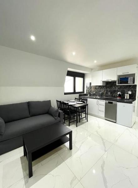 Moderne F2 Proche Orly, Paris - Essonne