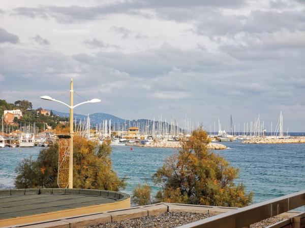 Le Lavandou: Studio 4 Pers, Vue Mer, Proche Plage, Parking - Fr-1-803-27 - Le Lavandou