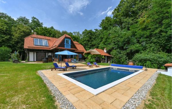 Awesome Home In Zlatar With Sauna - Zlatar