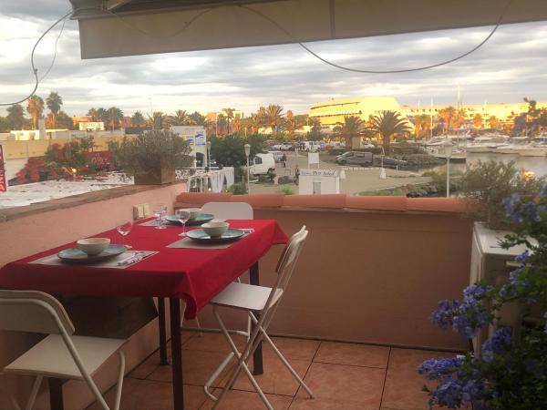 Votre Espace Glamour En Cohabitation Avec Nous Deux Dans Notre Appartement Du Village Naturiste - Agde