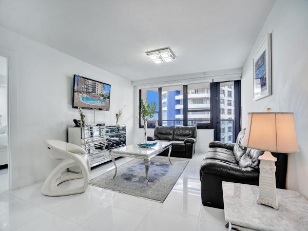 Beachfront Condo W Beach Service 1207 - Miami Beach, FL
