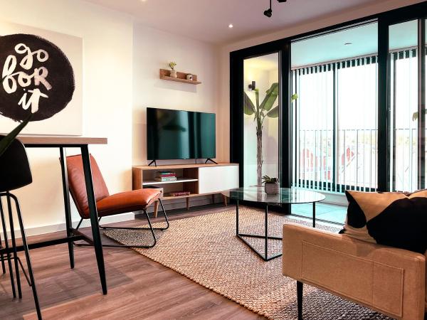 Luxe London Pad With Free Parking - Ruislip