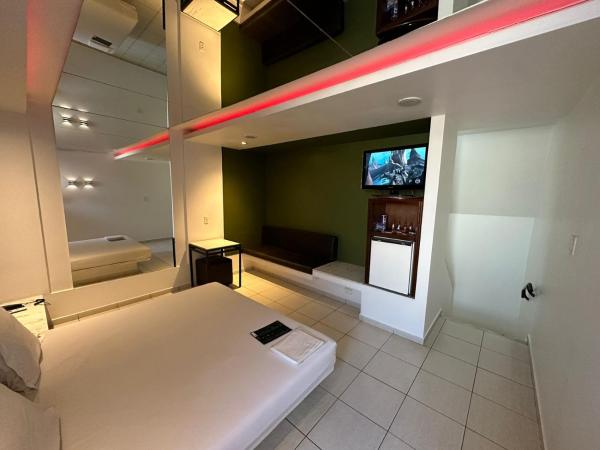 Nop's Motel -