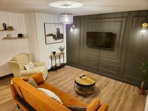 Contractors L Freeparking L Station L Students - Colchester