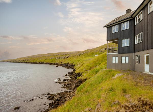Á Tromini Guesthouse - Faroe Islands
