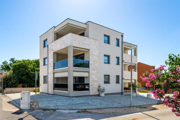 Salt Bloom Apartments Nin - Zaton