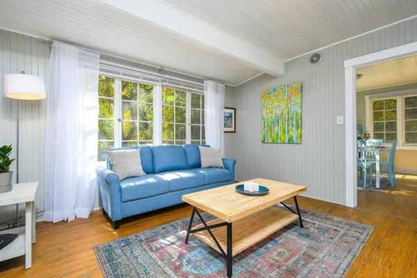 Adorable Cottage Among Trees Close To Everything - Vancouver, WA