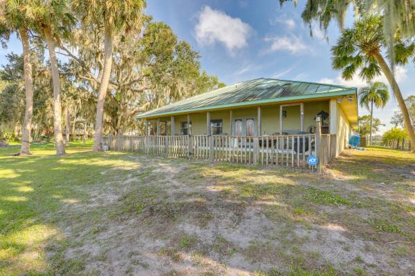 On Lake Istokpoga Lorida Home With Lanai! - Lake Istokpoga, FL