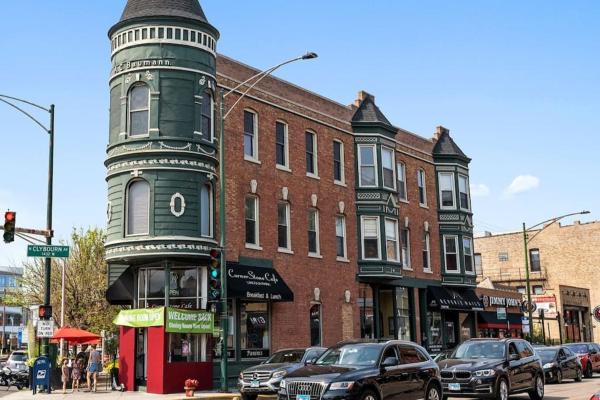 Lincoln Park 2 Bedroom Condo Wmid Century Flair - Chicago, IL