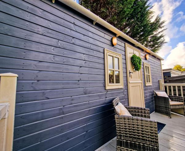 Unique Retreat Shepherd's Hut - Narberth