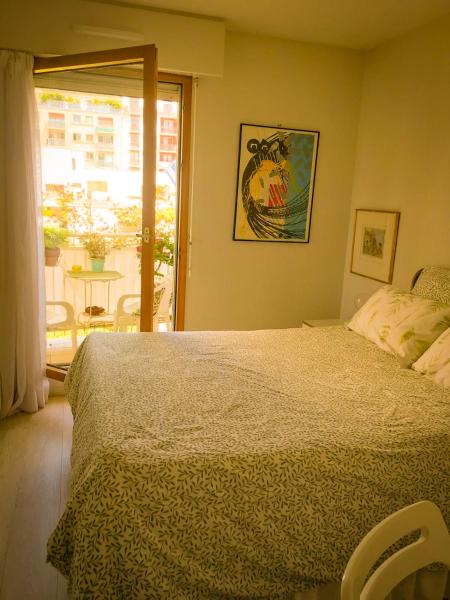 Double Room With Balcony - Issy-les-Moulineaux