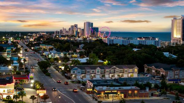Pier View - Spacious Home Sleeps 8 - Pet Friendly - Myrtle Beach