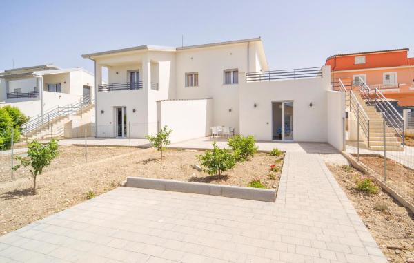 2 Bedroom Gorgeous Home In Realmonte - Realmonte
