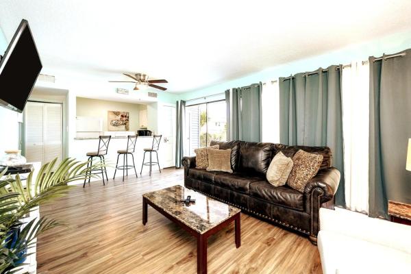 Kings Cove Central Destin 3 Community Pools - Destin, FL