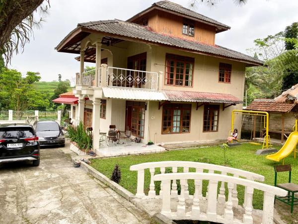 Villa 3f Cimelati - Indonesien