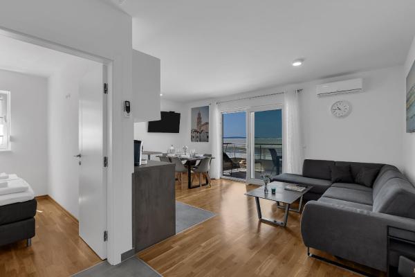 Luxury And Modern Apartment With Sea View And Garage - Podgora, Croatia