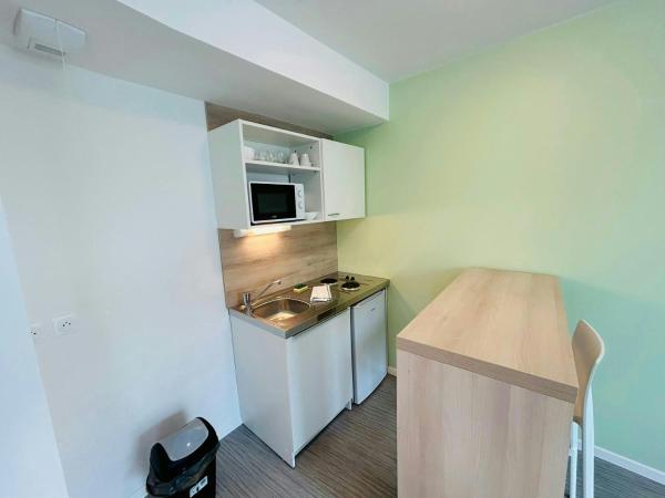 We Live In R - Suite 203 - Reims