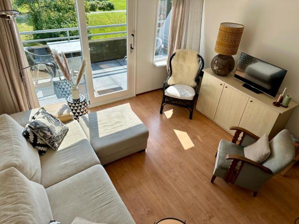 Zilt - Licht Appartement Ameland Met Balkon En Zwembad - Ameland