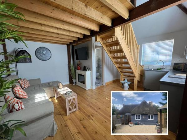 The Shack - Thatched Self Contained Annex - Andover