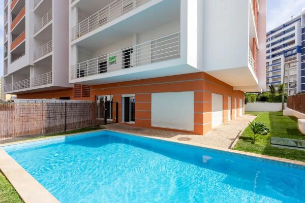 Luxury 5 Min Beach With Balcony, Pool, Wifi, Ac, Smarttv - Portimão