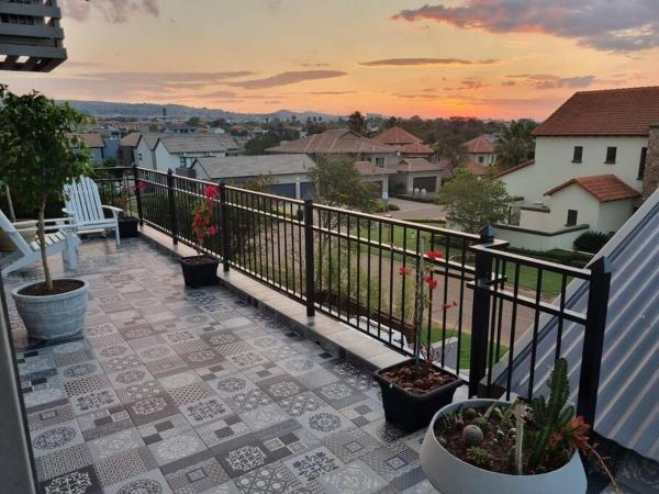 Silver Views Guest Suite - No Loadshedding! - Tyger Valley