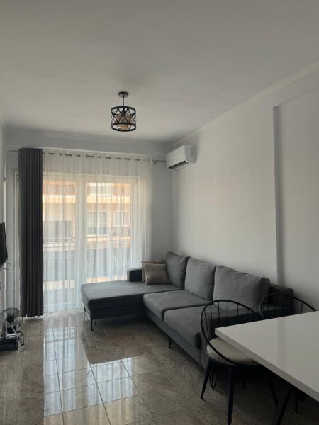 Golden Home - Velipojë