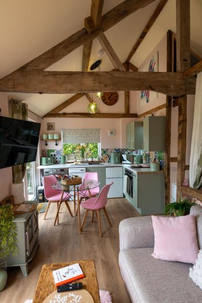 Field View Cottage Hottub, Dog Friendly Great View - West Midlands