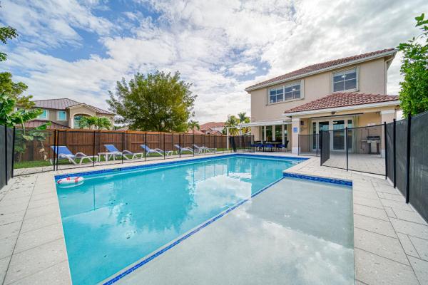 Casa Grande Con Piscina-palmetto Eliptic Miami- - Cayos de la Florida