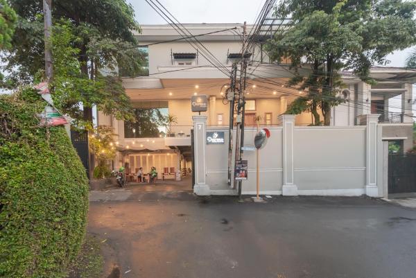 Urbanview Darmo Residence Bandung - Bandung