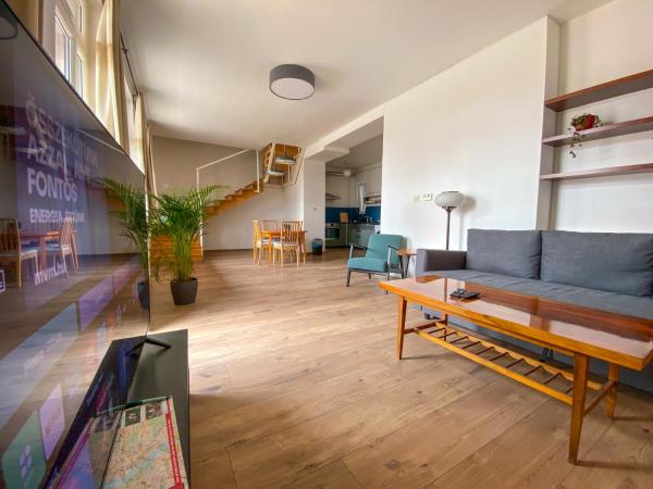 Spacious 2 Story Loft W Balcony Near Opera, Andrassy - Budapest