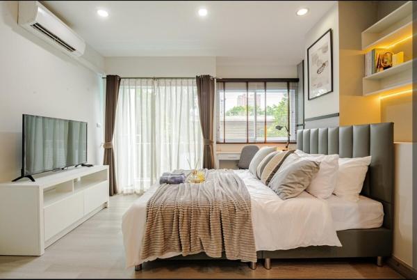 Sense Of London Bts Baring - Phra Khanong