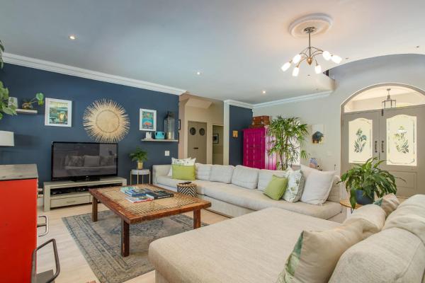 Spacious Five Bed House Central Franschhoek - Franschhoek
