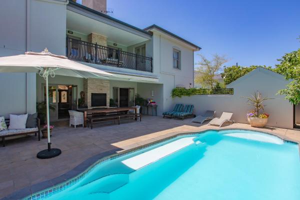 Spacious Five Bed House Central Franschhoek - Franschhoek