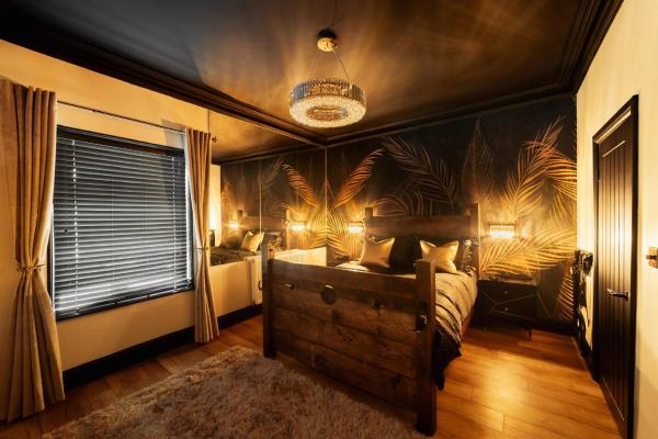 Casa Amor - Kinky Adult Midlands - Stoke-on-Trent